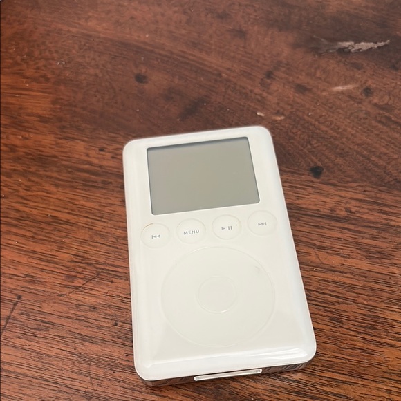 Apple | Portable Audio & Video | Apple White Mp3 Player Iconic Design ...